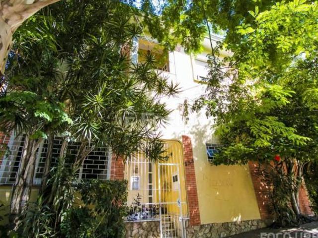 Casa, 7 dormitórios, 312.97 m², em Petrópolis