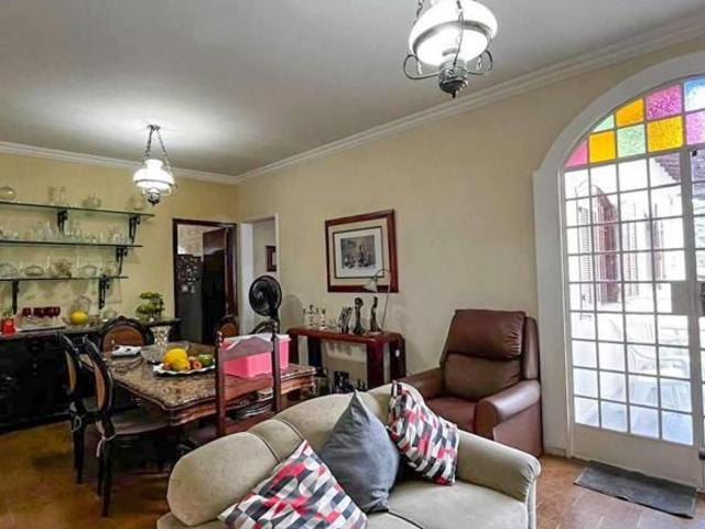 Casa, 7 quartos, 1 suite, 2 vagas