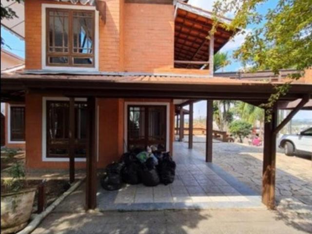 CASA 800m² | 04 Dorms | 05 vagas | Pq. Nova Jandira Jandira. R$1.570.000
