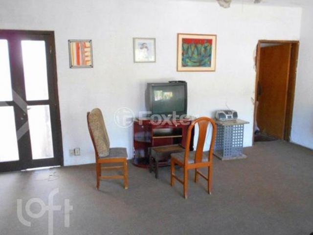 Casa, 8 dormitórios, 245 m², em Menino Deus