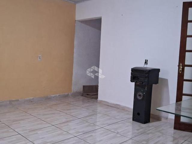 Casa 90m² 1 dormitório, pátio, 2 vagas cobertas.Bairro Hipica