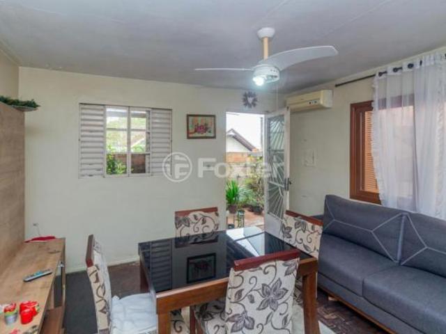 Casa, 9 dormitórios, 200 m², em Partenon