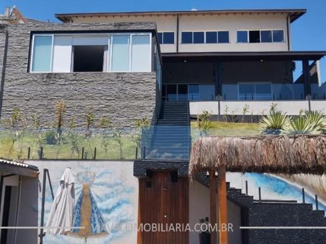 CASA/CHÁCARA 1.180m² TERRENO / 600m² ÁREA CONSTRUIDA / 05 SUÍTES À VENDA PÉ NA AGUA PORTO ALPINA