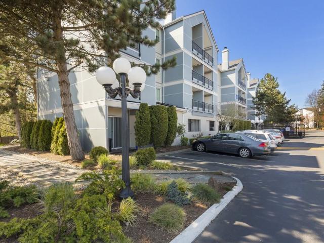 Casablanca Apartment Homes 1 Bedroom Apartment for Rent at 10710 Evergreen Way, Everett, WA 98204 Holly