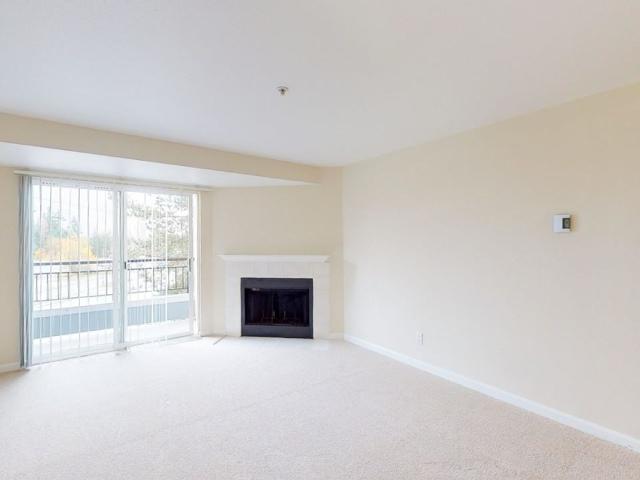 Casablanca Apartment Homes 2 Bedroom Apartment for Rent at 10710 Evergreen Way, Everett, WA 98204 Holly
