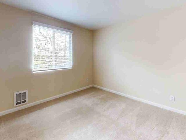 Casablanca Apartment Homes 2 Bedroom Apartment for Rent at 10710 Evergreen Way, Everett, WA 98204 Holly