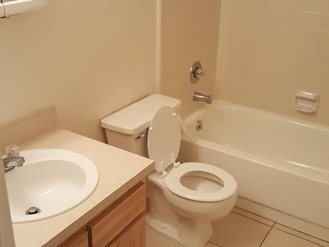Casablanca West WFHI 2 Bedroom Apartment for Rent at 2735 Sw 35th Pl, Gainesville, FL 32608
