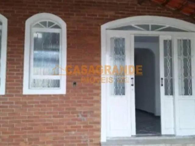 Casa/Edícula a venda 04 quartos no Conj. Res.Trinta e Um de Março