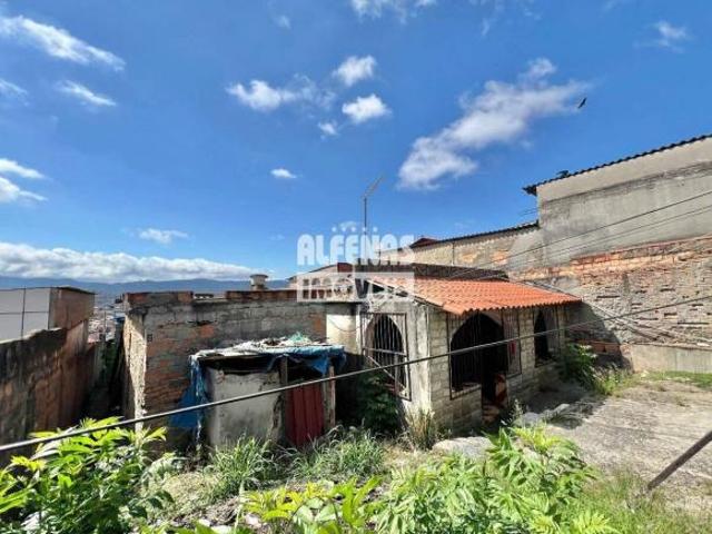 CASA/LOTE Á VENDA, 03 QUARTOS, 01 SUITE, 05 VAGAS, 360m² DE ÁREA, INDUSTRIAL CONTAGEM/MG