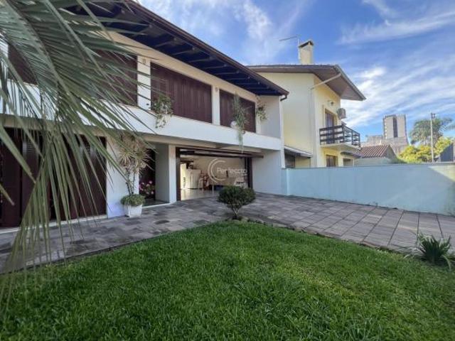 Casas 4 dormitórios Desvio Rizzo