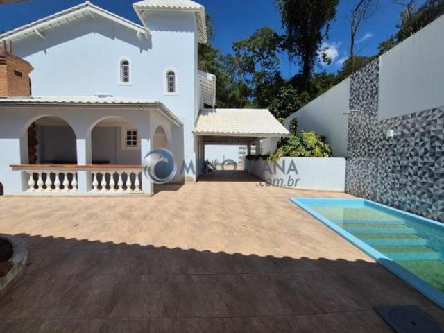 Casas 2 suites com closet Vale dos Pinheiros