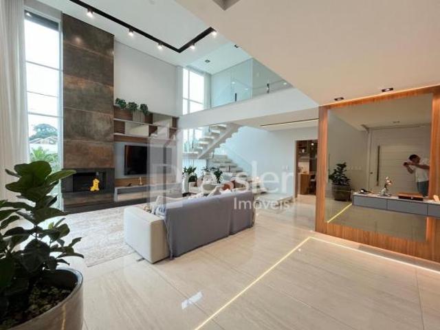 Casas 3 dormitórios Jardim Botânico