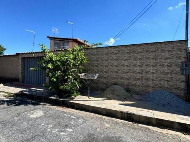Casas 3 e 4 Quartos para Venda em Betim, Alto das Flores, 4 dormitórios, 2 suítes, 3 banheiros, 3 va