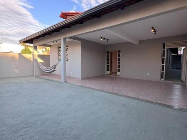 Casas 3 e 4 Quartos para Venda em Betim, Itacolomi, 4 dormitórios, 1 suíte, 3 banheiros, 4 vagas