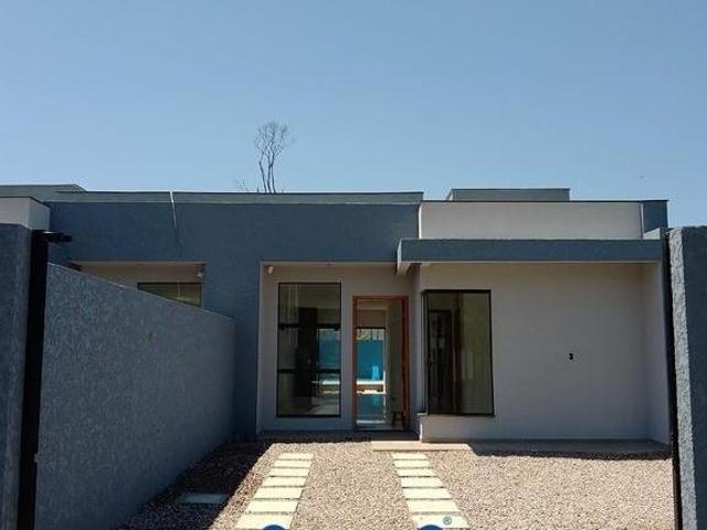 Casas à venda na praia com piscina em Guaratuba