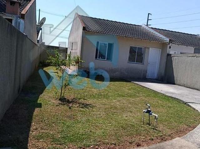 Casas à venda no Bairro Estados, na Fazenda Rio Grande, com dois quartos, sala, cozinha, banheiro e