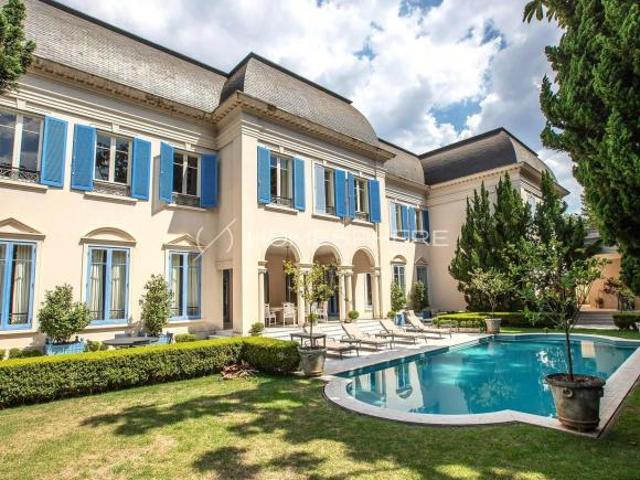 Casas à venda no Jardim Guedala, São Paulo | Mansão à venda no Jardim Guedala – arquitetura clássica