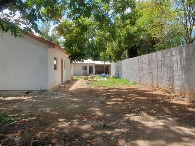 CASAS À VENDA EM COLOMBO
