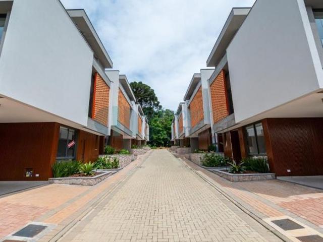Casas à Venda em Condomínio Alto Padrão, 4 suítes