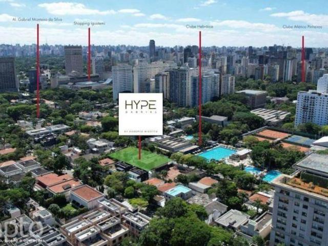 Casas à venda em Jardim América, São Paulo | 3 quartos com 610 m²