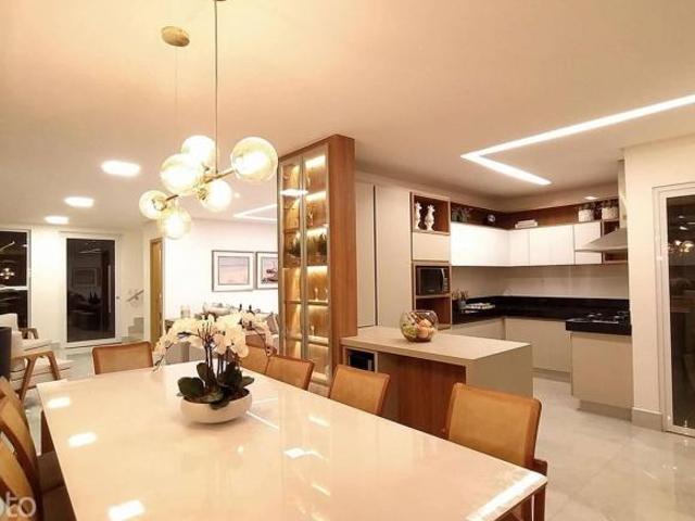 Casas à venda em Jardim Atlântico, Goiânia | 4 quartos com 191 m²