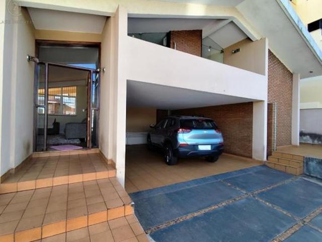 Casas à venda em Londrina. 233m²