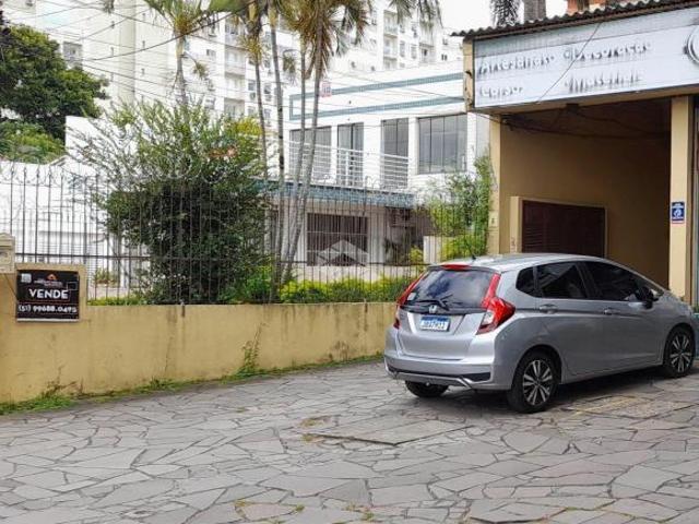 Casas à venda em terreno na Zona Sul
