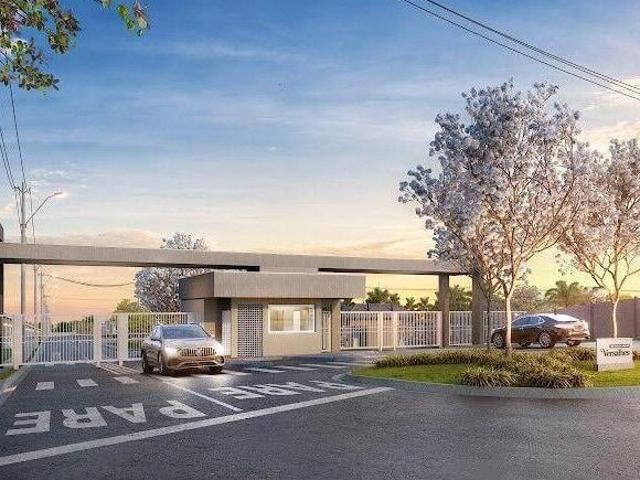 Casas com 3 e 2 Dormitórios Versalhes