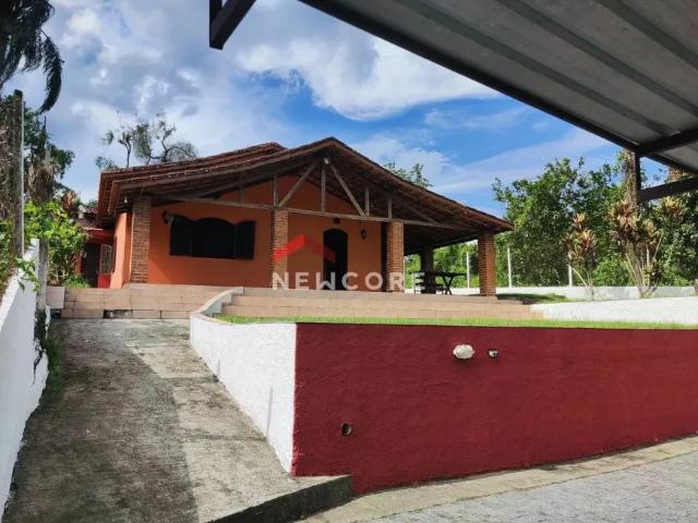 Casas com 3 Quartos e 3 banheiros à Venda em