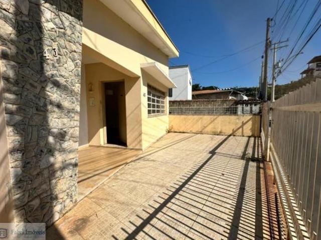 Casas com Terreno Amplo Centro, Serra Negra