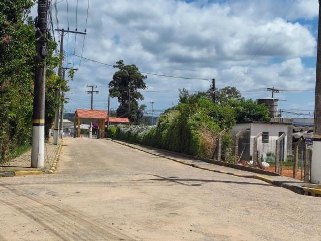 Casas de 2d e outra de 3 dormitórios,venda junta ou separada