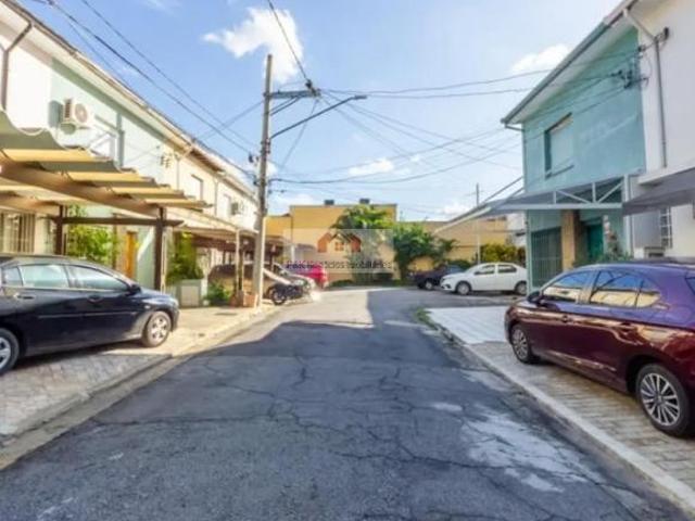 Casas de Vila para Venda em São Paulo, Moema, 3 dormitórios, 2 banheiros, 2 vagas