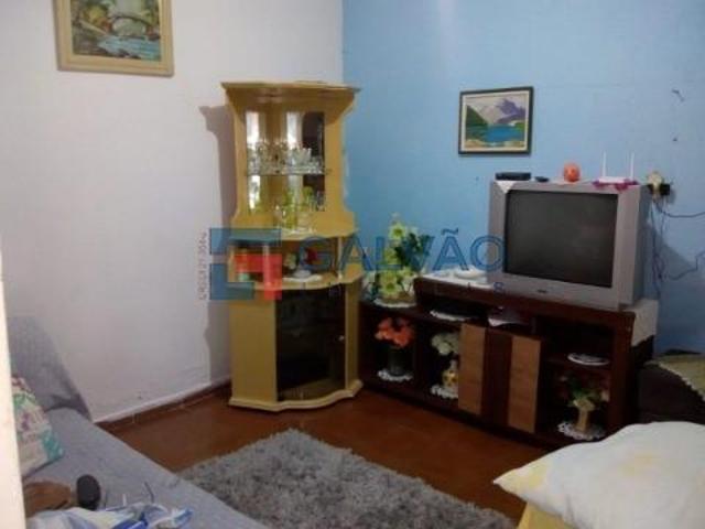 Casas e salão à venda no Jardim Bertioga em Várzea Paulista SP