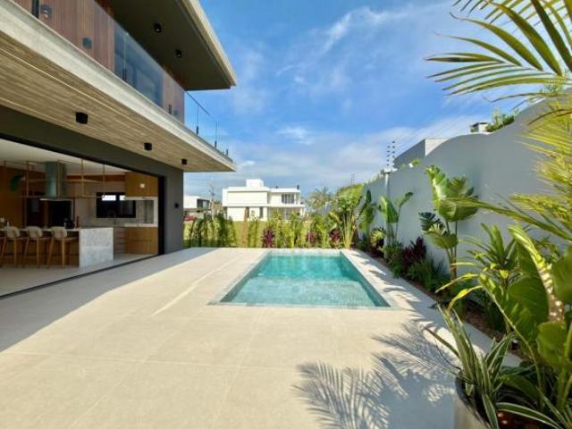 Casa em Condomínio 4 Dormitórios Bairro Xangri lá