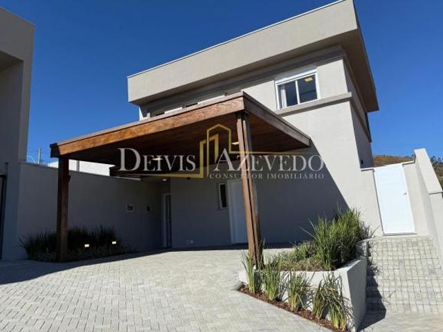 Casas em Condomínio Fechado