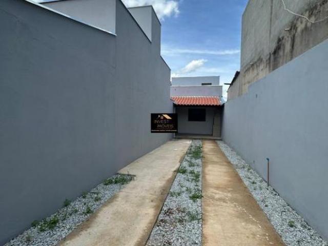 Casas em construção no bairro Vila Suzana, Mateus Leme/MG