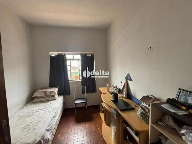 Casas estilo colônia disponível para venda no bairro Bom Jesus em Uberlândia MG