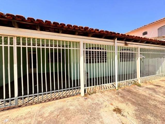 Casas Financiáveis para Venda em RA XIII Santa Maria, Santa Maria, 4 dormitórios, 1 banheiro, 3 vaga