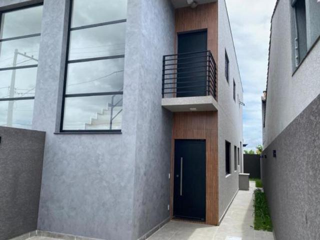 Casas layout moderno na rua Eneide