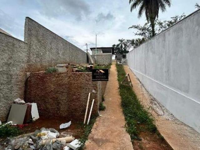 Casas no bairro Planalto em Mateus Leme/MG