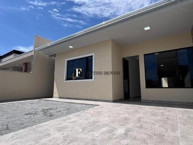 Casas novas na faixa do mar de Praia de Leste