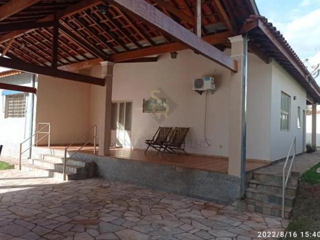 Casas Residenciais Condomínio em Jardinópolis