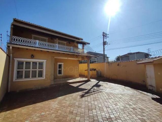 Casas Residenciais Padrão em Jardinópolis