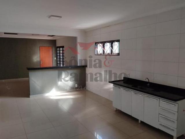 Casas Residenciais Padrão em Jardinópolis