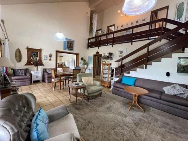 Casa/Sobrado 5 Dorm. Bairro Centro