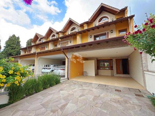 Casa/sobrado 3 quartos, suiíe, piscina e vaga 4 carros na Tristeza