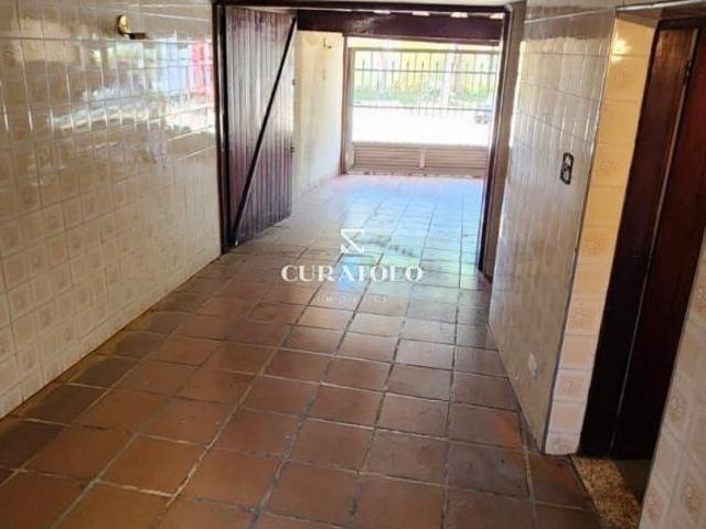 Casa/sobrado à venda com 403 m², 3 quartos, quintal e 3 vagas, no Olímpico, São Caetano do Sul