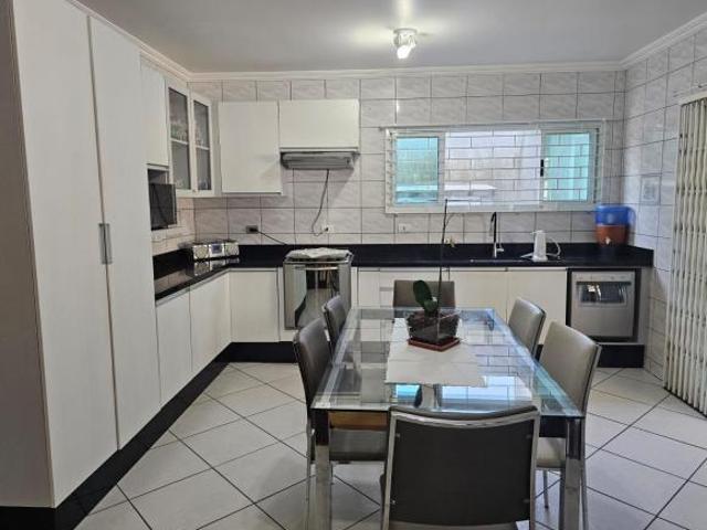Casa/Sobrado a venda com 272 metros quadrados em terreno de 640 metros