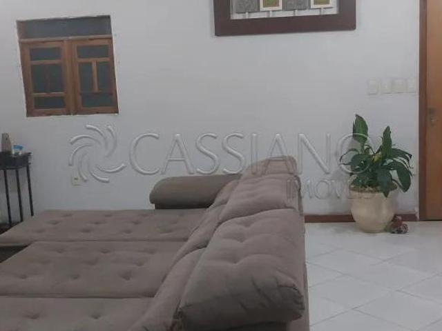 Casa/Sobrado à venda de 300m² | 03 dormitórios, sendo 02 suítes e 03 vagas de garagem | Residencial