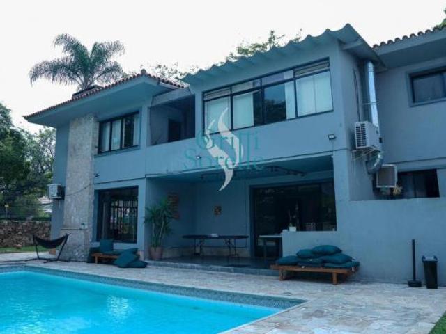 Casa/Sobrado à Venda em Alto de Pinheiros São Paulo/SP